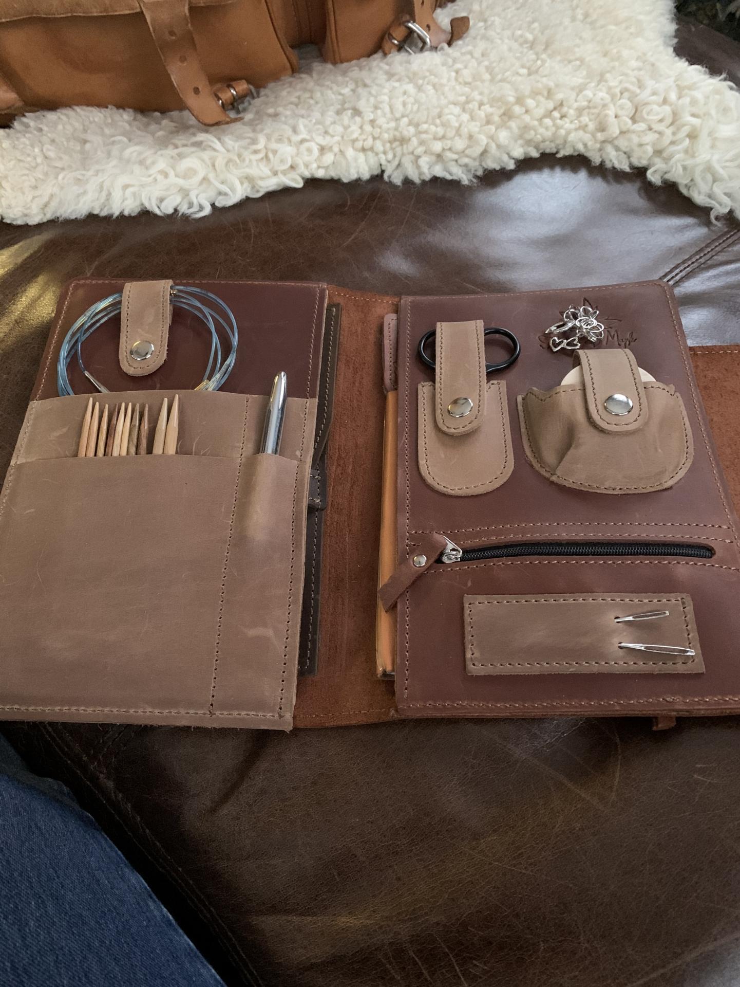 Needle Holder Slip | Leather Knitting Needle Case – Thread and Maple